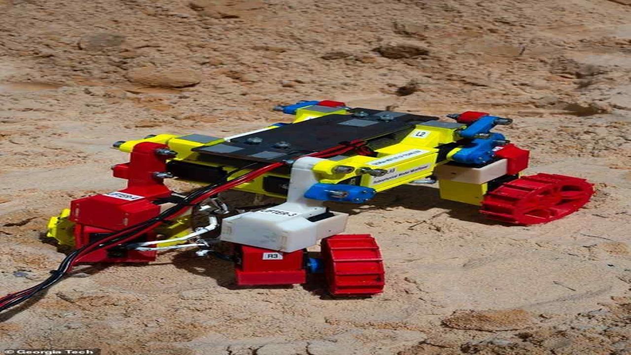 NASA mini Mars robotunu görücüye çıkardı!