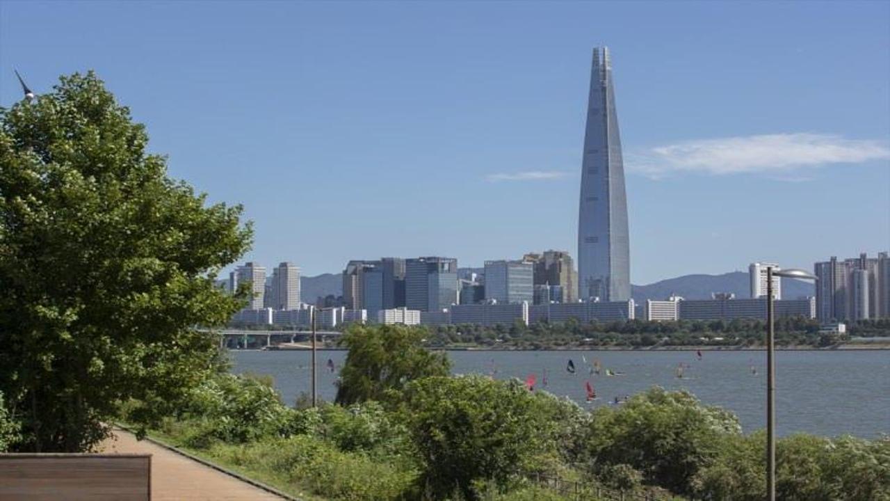 Kore'deki Dünya'nın en yüksek 5'inci gökdeleni olan "Lotte World Tower"