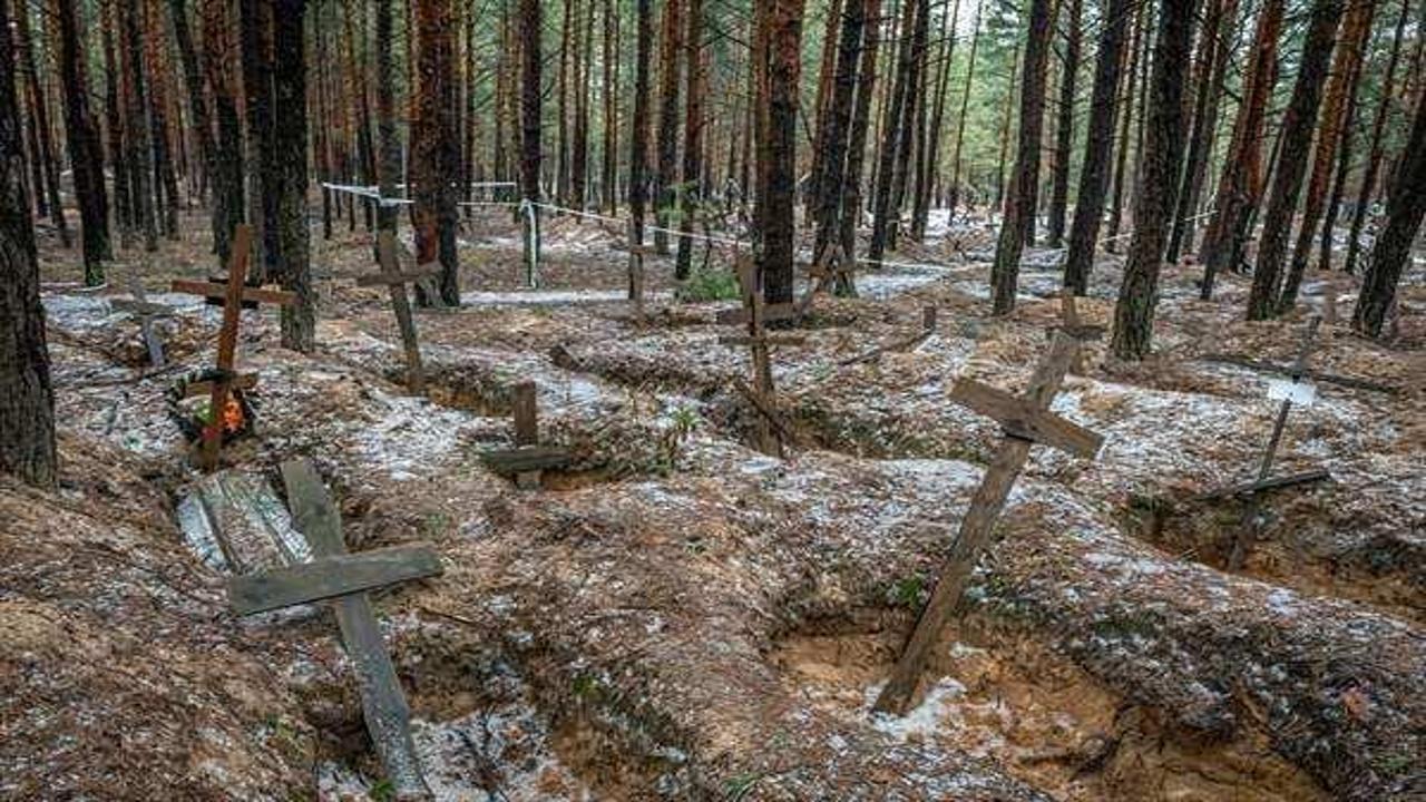 İzium'daki toplu mezarlar görüntülendi
