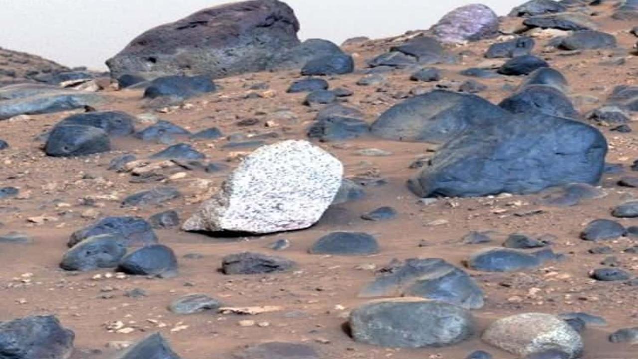 Marst'ta keşfedildi! NASA: Daha önce böyle bir şey görülmedi!