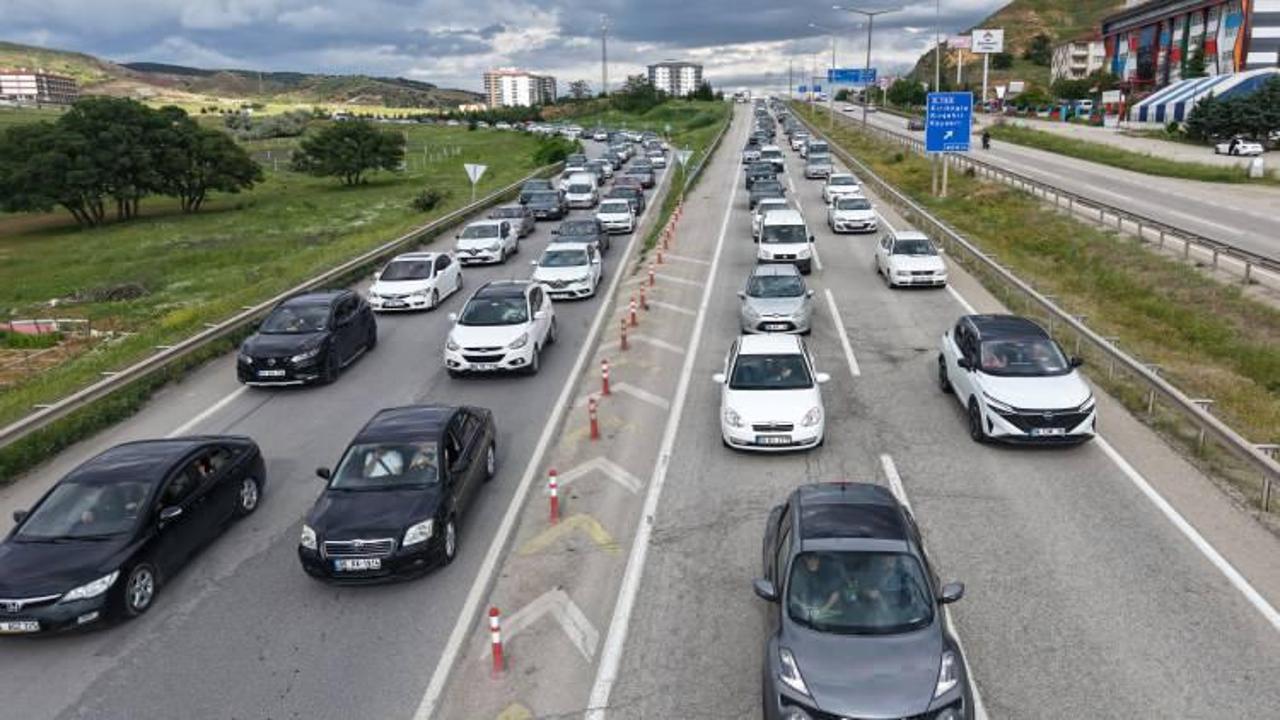 Tatilciler dönüyor! 43 ilin bağlantı noktası kilitlendi: İşte son durum