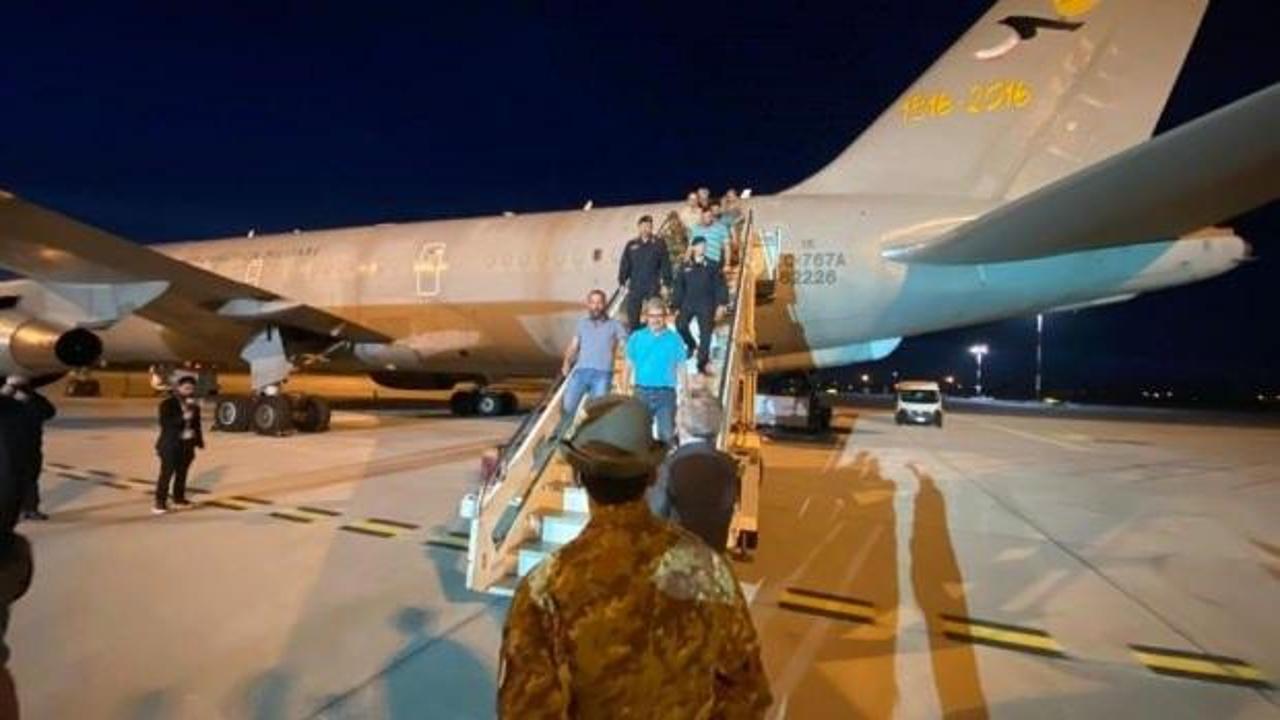Sudan'dan bin 600 Türk vatandaşı tahliye edildi - Haber 7 DÜNYA
