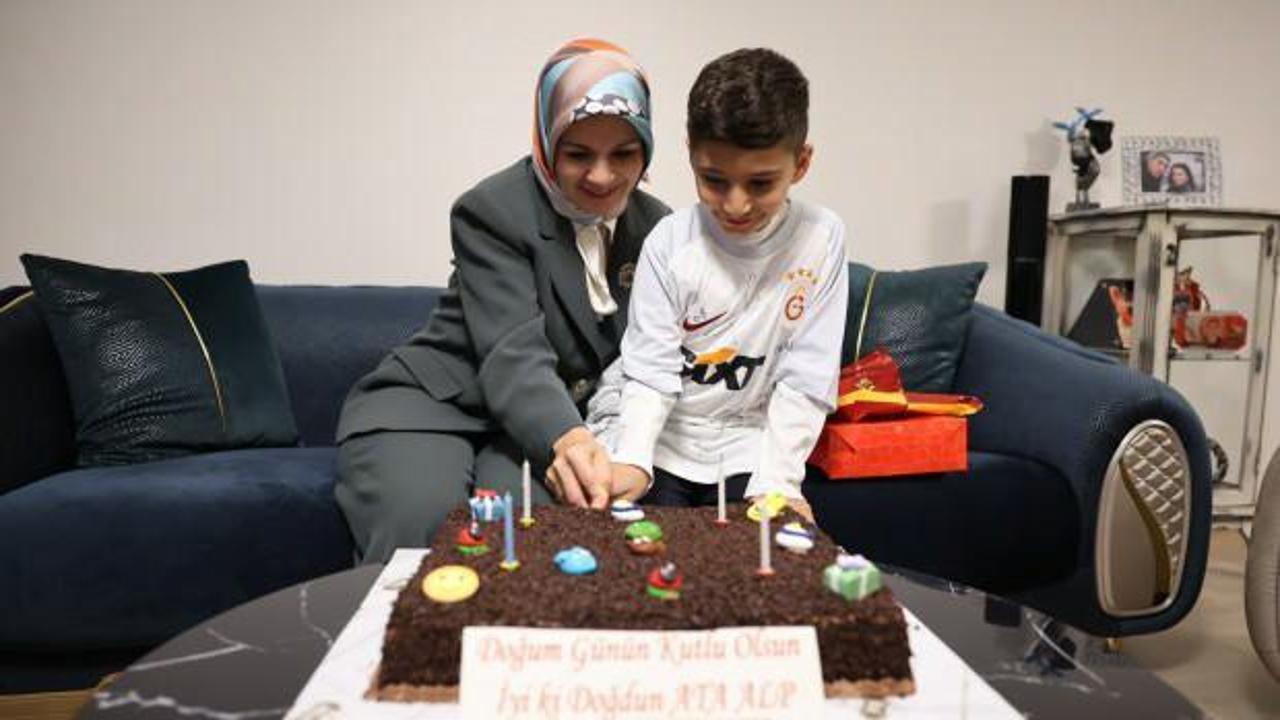 Bakan Göktaş'tan şehit Yüzbaşı Kocaman'ın oğlu Alp Ata'ya doğum günü ...