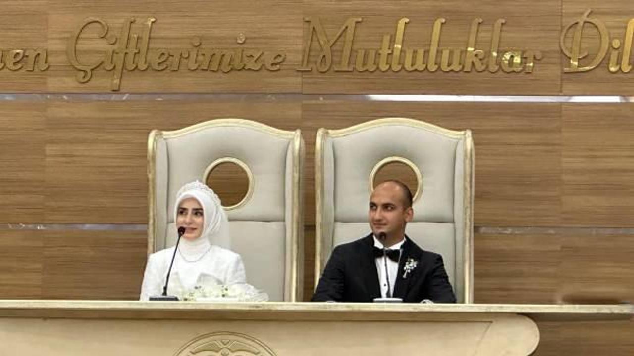 Haber7'nin mutlu günü! Erhan ve Elif çifti dünyaevine girdi - Haber 7 ...