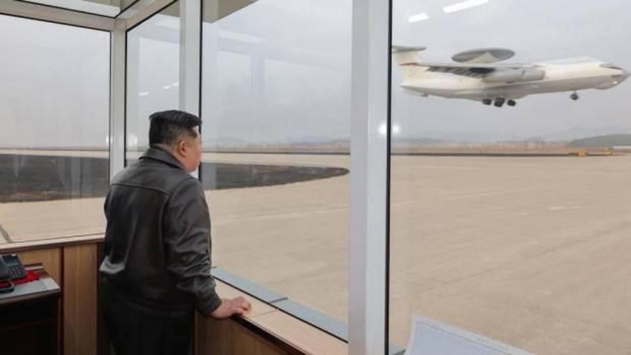 Kim Jong-un, yeni uçağını böyle izledi - Haber 7 DÜNYA