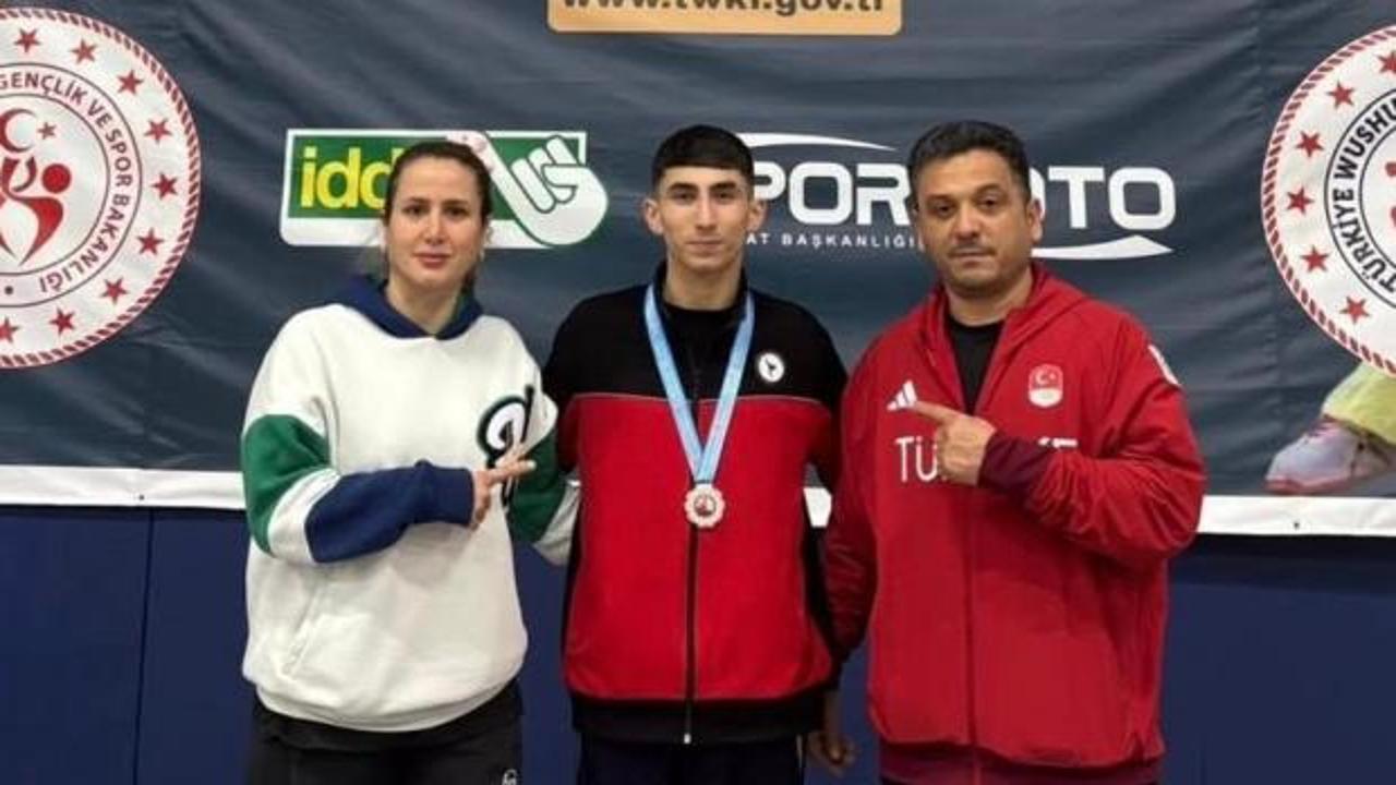 Esenler Altınayak Spor Kulübü'nün sporcusu Wushu Şampiyonası'nda ...