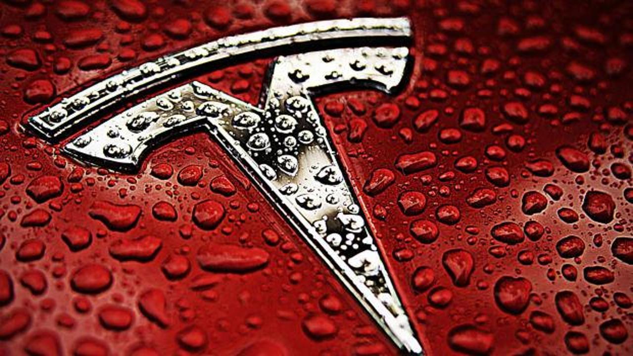 Tesla amblemi aslında neyi simgeliyor? Yıllardır sadece “T” harfi ...