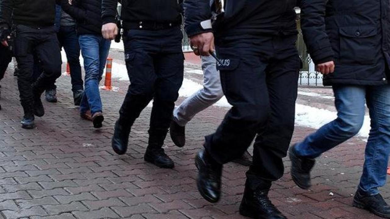 İstanbul merkezli 'rüşvet' soruşturmasında gözaltına alınan 2 kişi ...