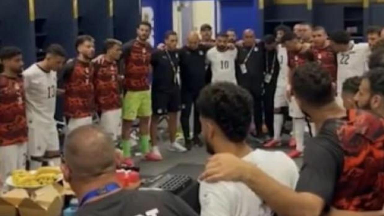 Dünya Kupası'nda duygu dolu anlar! ilk maça Fatiha ve İhlas suresi ...