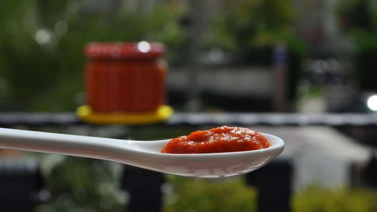 En kolay Lutenitsa sos nasıl yapılır? Lutenitsa sos tarifi ve püf ...