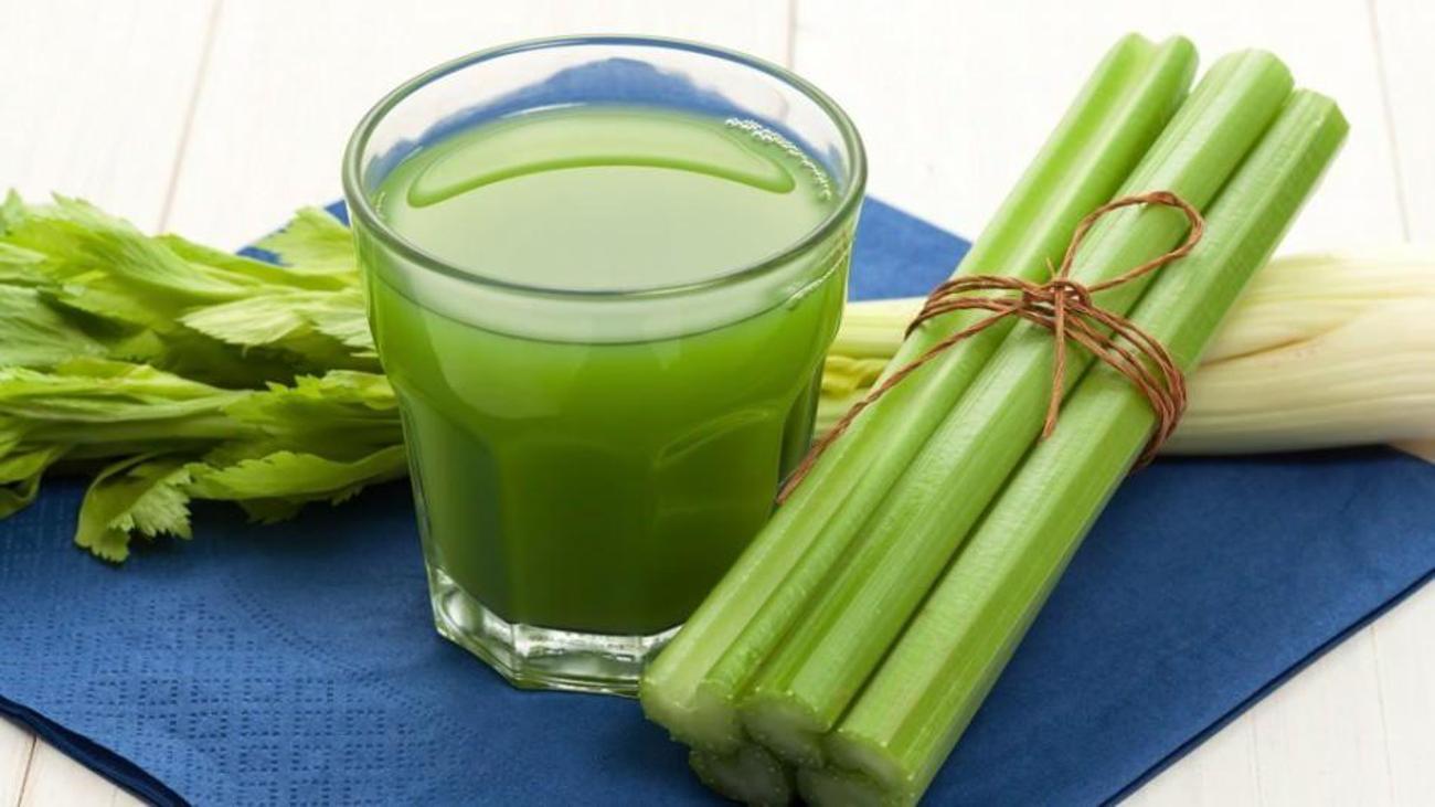 Kereviz sapı suyu evde nasıl hazırlanır? Ev yapımı kereviz sapı suyu ...