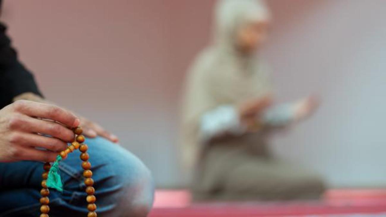 El-Melik ne demek? El-Melik isminin anlamı nedir? Faziletleri nelerdir ...