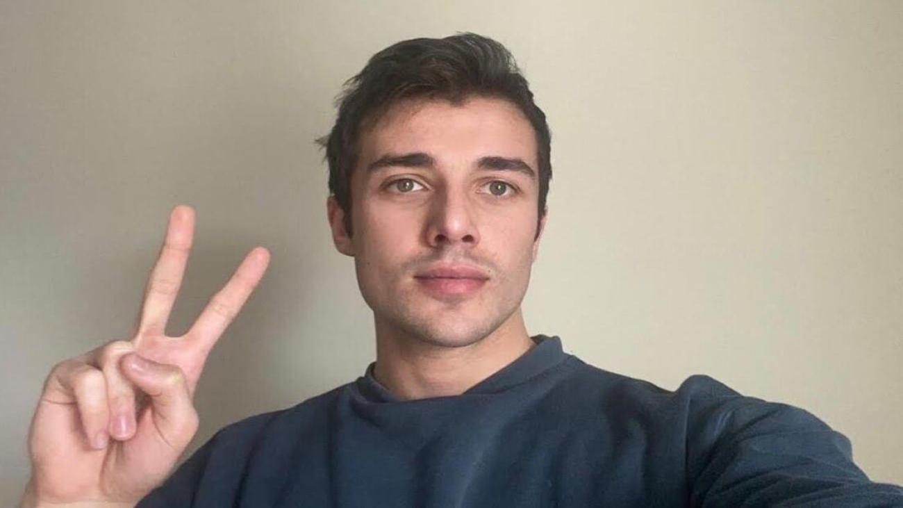 Cemal Can Canseven imaj değiştirdi! Bıyık bırakınca bambaşka biri oldu ...