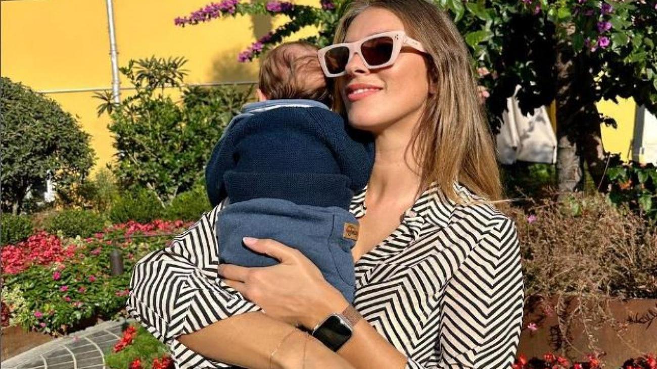 Dila Tarkan'ın oğlu eğitim hayatına erken başladı! 3 aylık oğlunu ...