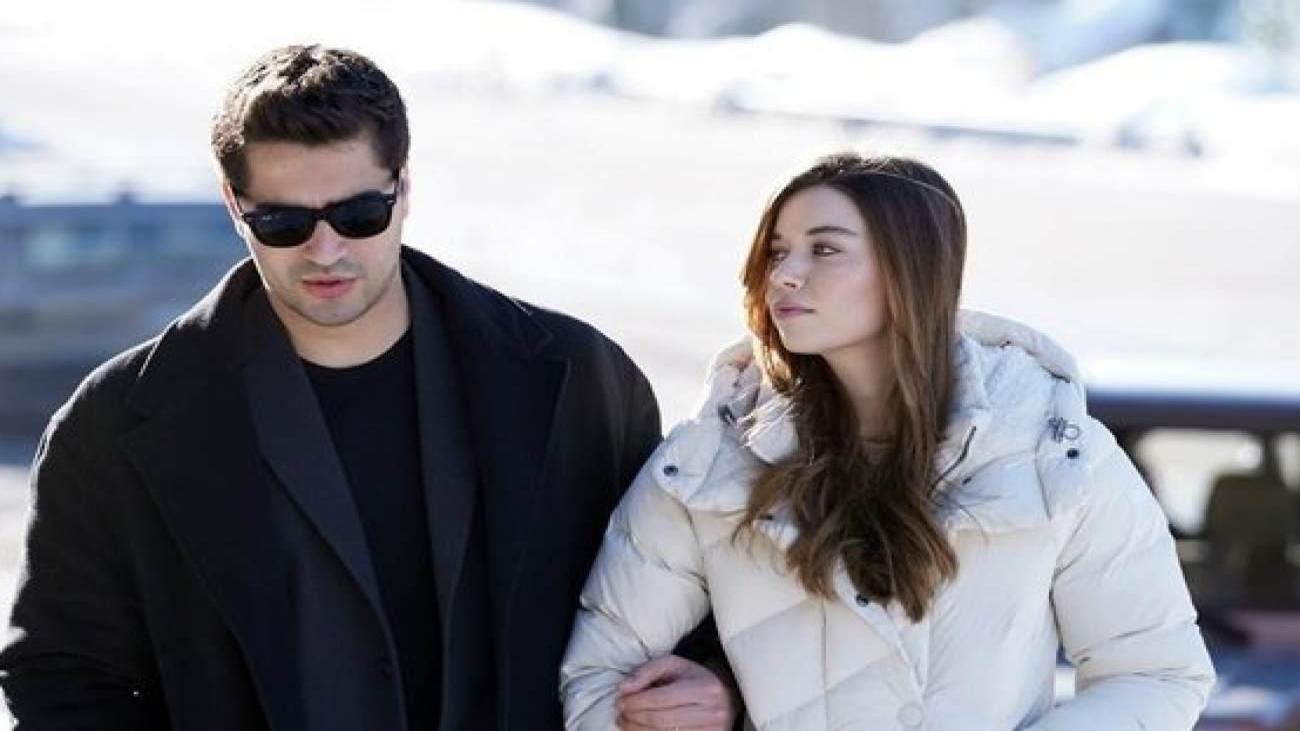 Yalı Çapkını yıldızlarından rekor kıran poz! Afra Saraçoğlu ve Mert ...