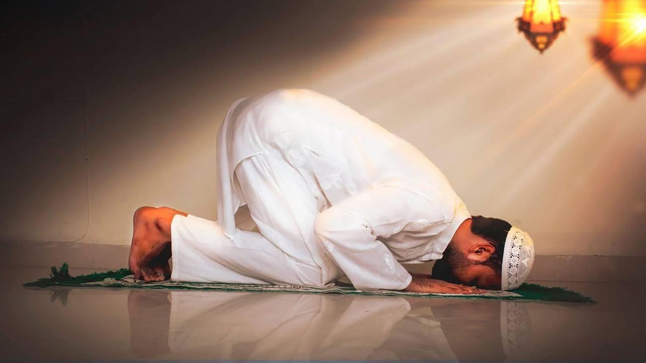 Namaz kılarken gülünce abdest bozulur mu? Namaz kılarken gülmek namazı bozar mı? - Masiva Haberleri