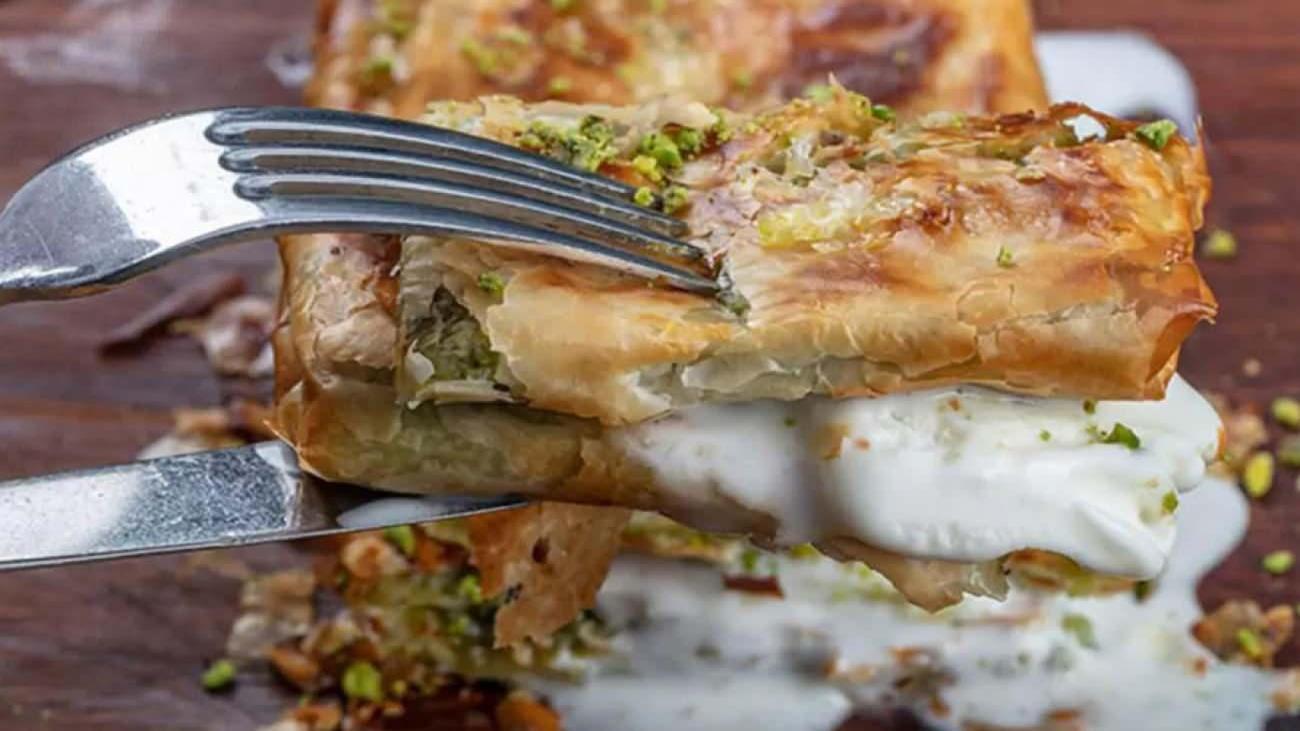 Balıkesir kaymaklısı nasıl yapılır? Balıkesir kaymaklısı tarifi ... Balıkesir kaymaklısı nasıl yapılır? Balıkesir kaymaklısı tarifi ...