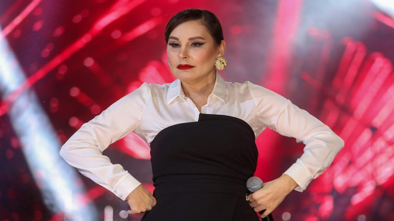 Funda Arar Dünya Kadınlar Günü'ne özel sahne aldı! - Magazin Haberleri