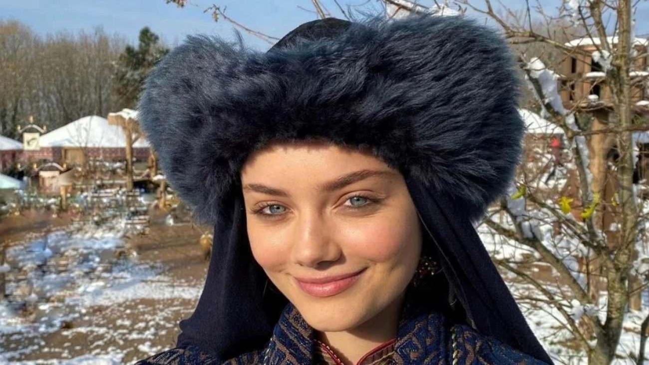 Fetihler Sultanı Eleni'den rekor kıran pozlar! Esila Umut kimdir ve kaç ...