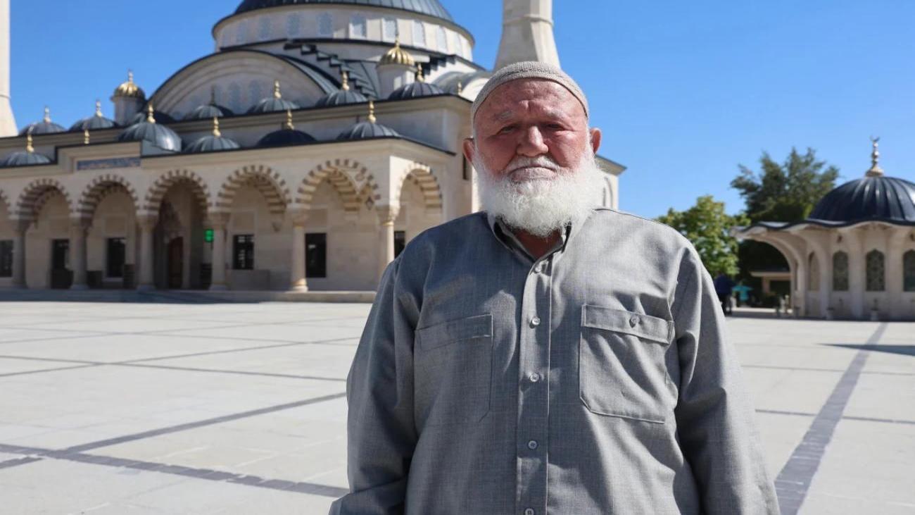 Türkiye'nin dört bir tarafına 321 cami yaptırdı! 84 yaşındaki Hasan ...