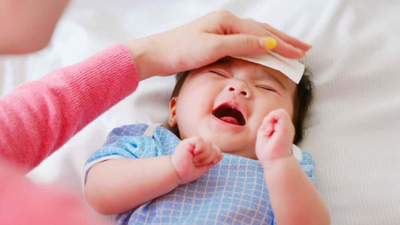 Menenjit bulaşıcı mı? Bebeklerde meningokok aşısı ne zaman ve kaç doz ...