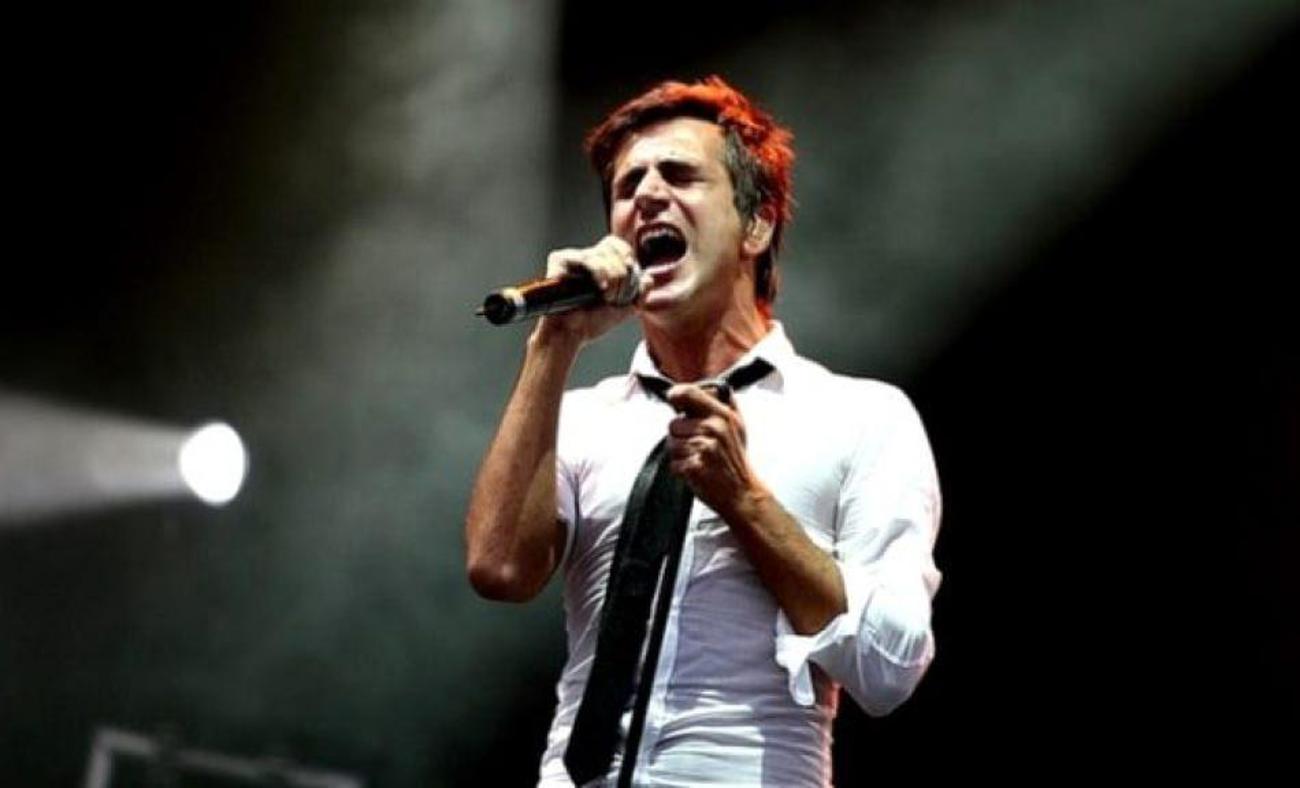 Ünlü rockçı Teoman konserdeki hareketiyle herkesi şaşırttı - Magazin ...