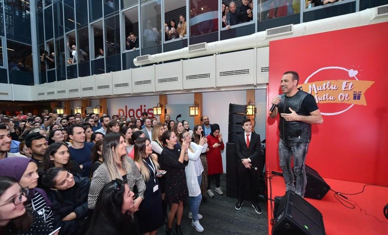 Haluk Levent Yıldız Holding'in" Mutlu Et mutlu Ol" etkinliğine katıldı ...