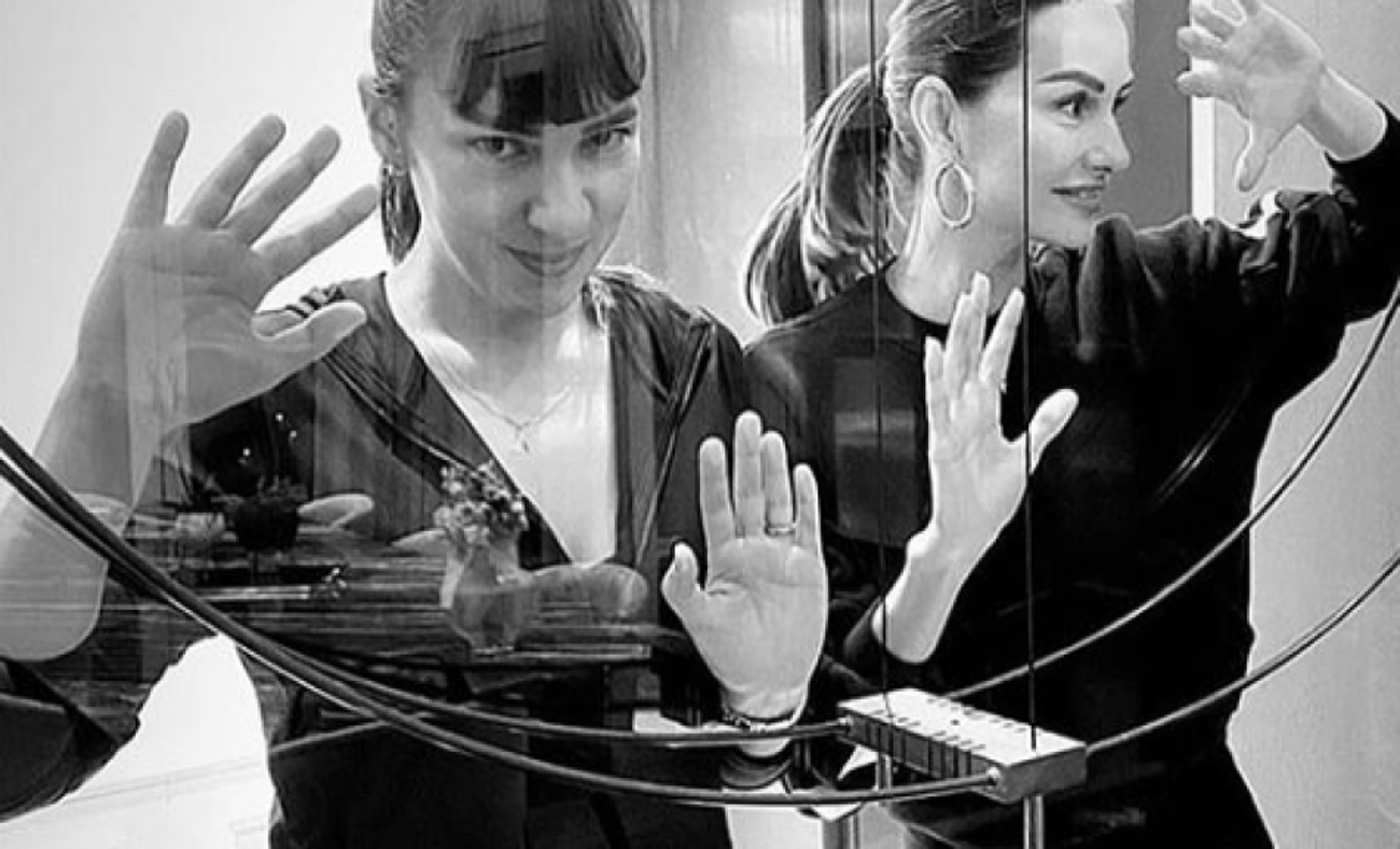 Doktorlar dizisinin yıldızları Melike Güner ve Yasemin Özilhan bir ...