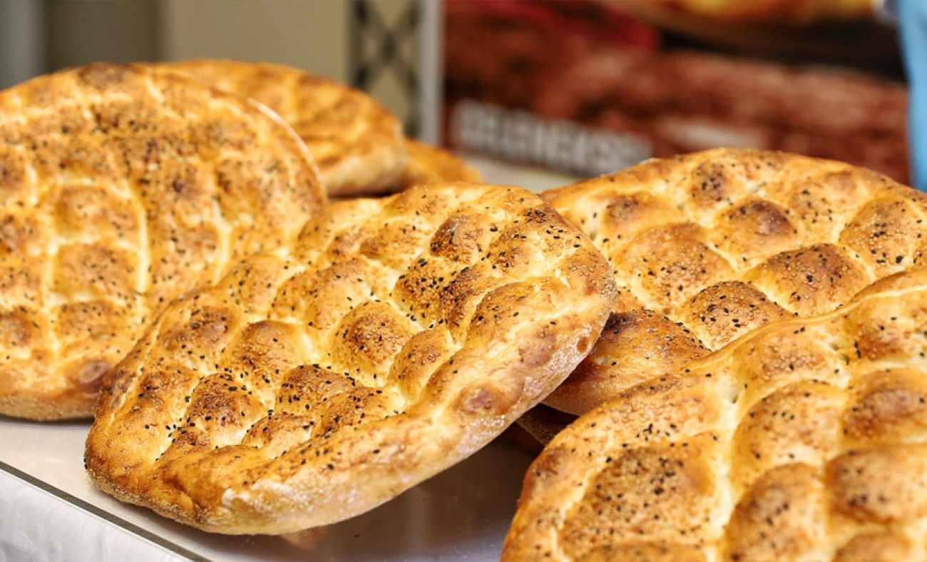 En kolay pastane pidesi nasıl yapılır? Pastane usulü Ramazan pidesi ...
