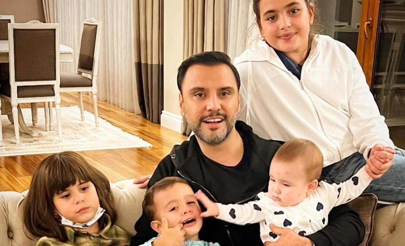 Alişan yeğenleri ve oğlu Burak'ı okula yolculadı! - Magazin Haberleri