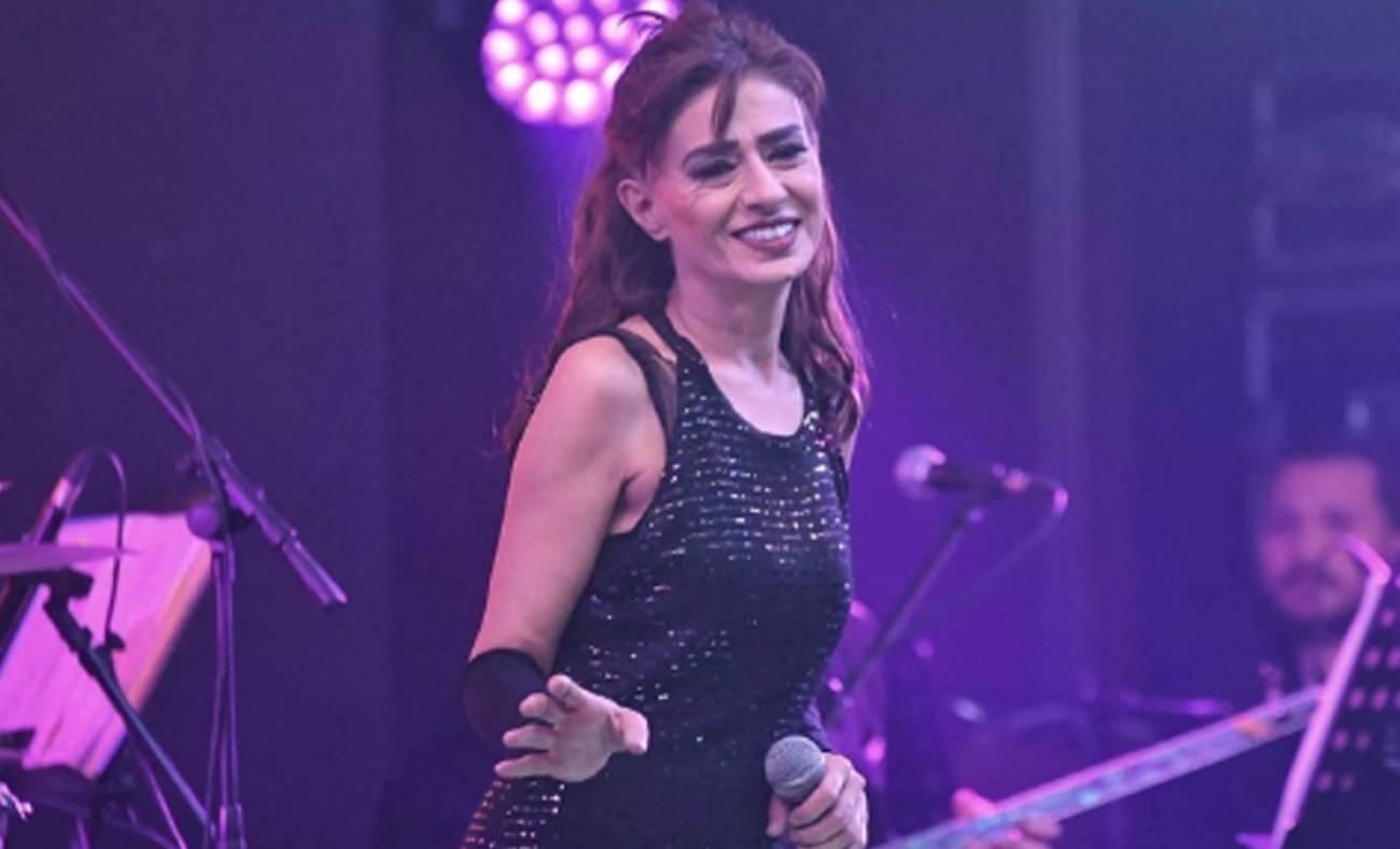 Yıldız Tilbe sahnede üzerini değiştirirken düştü! Yıldızlarda kayar ...