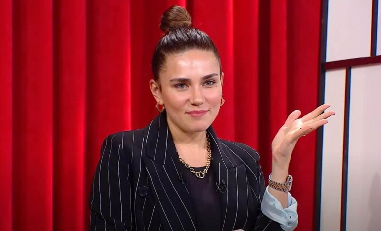 Buse Varol'u duygulandıran mesaj! Annesi buzdolabına... - Magazin Haberleri