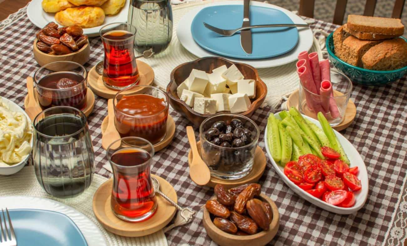 Sahurda çay içmenin zararları neler? Sahurda çay içmek harareti alır mı ...