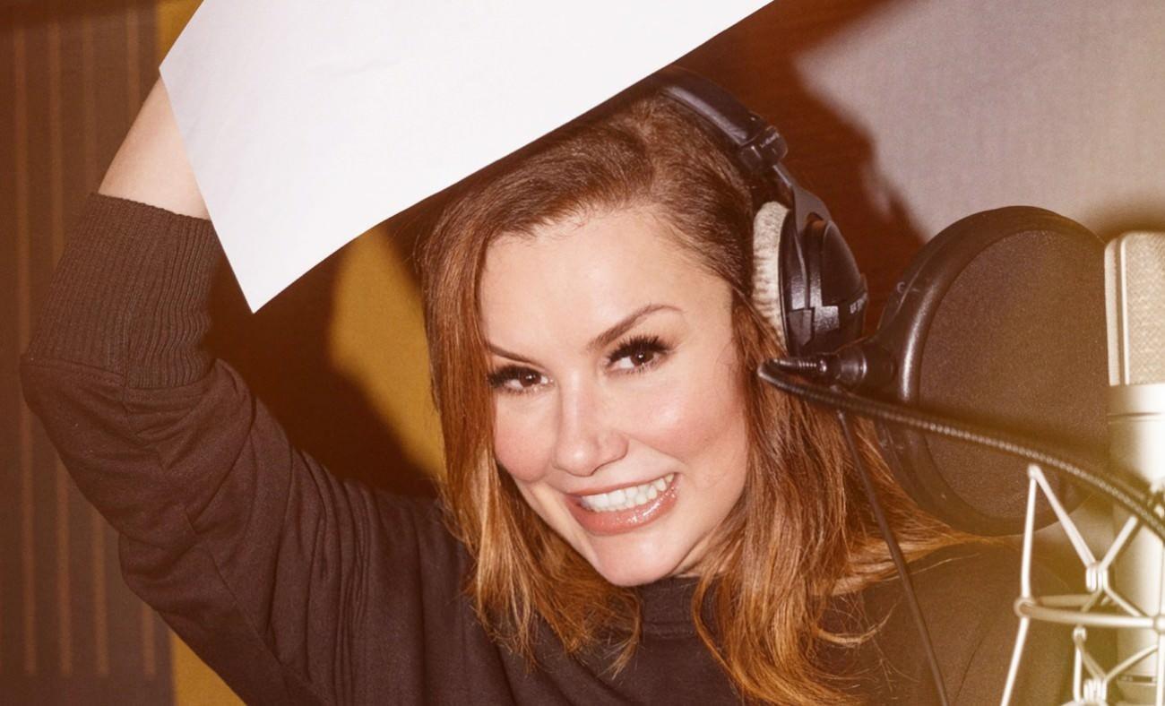 Deniz Seki yeni şarkısıyla bomba gibi geliyor! - Magazin Haberleri