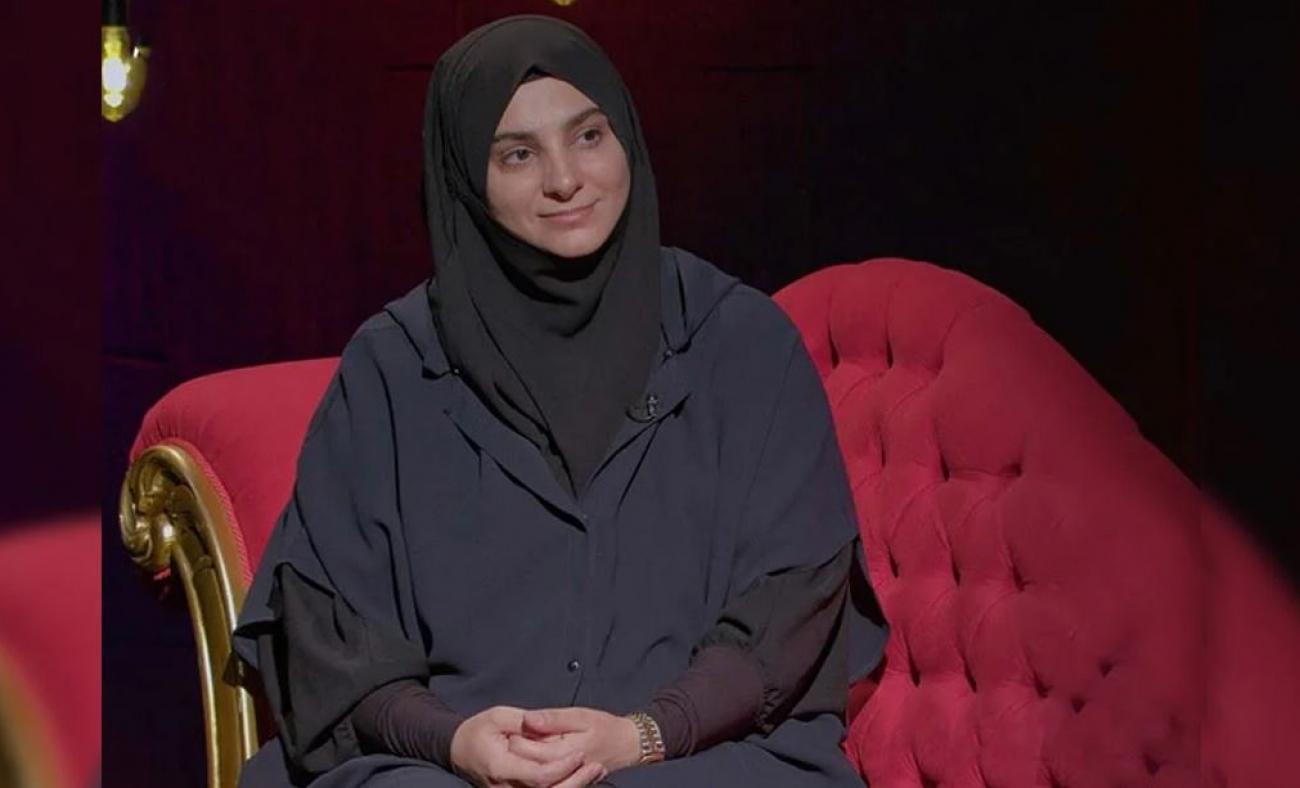 Tesettüre giren Popstar yarışmacısı Özlem Osma'dan eli öpülesi hareket ...