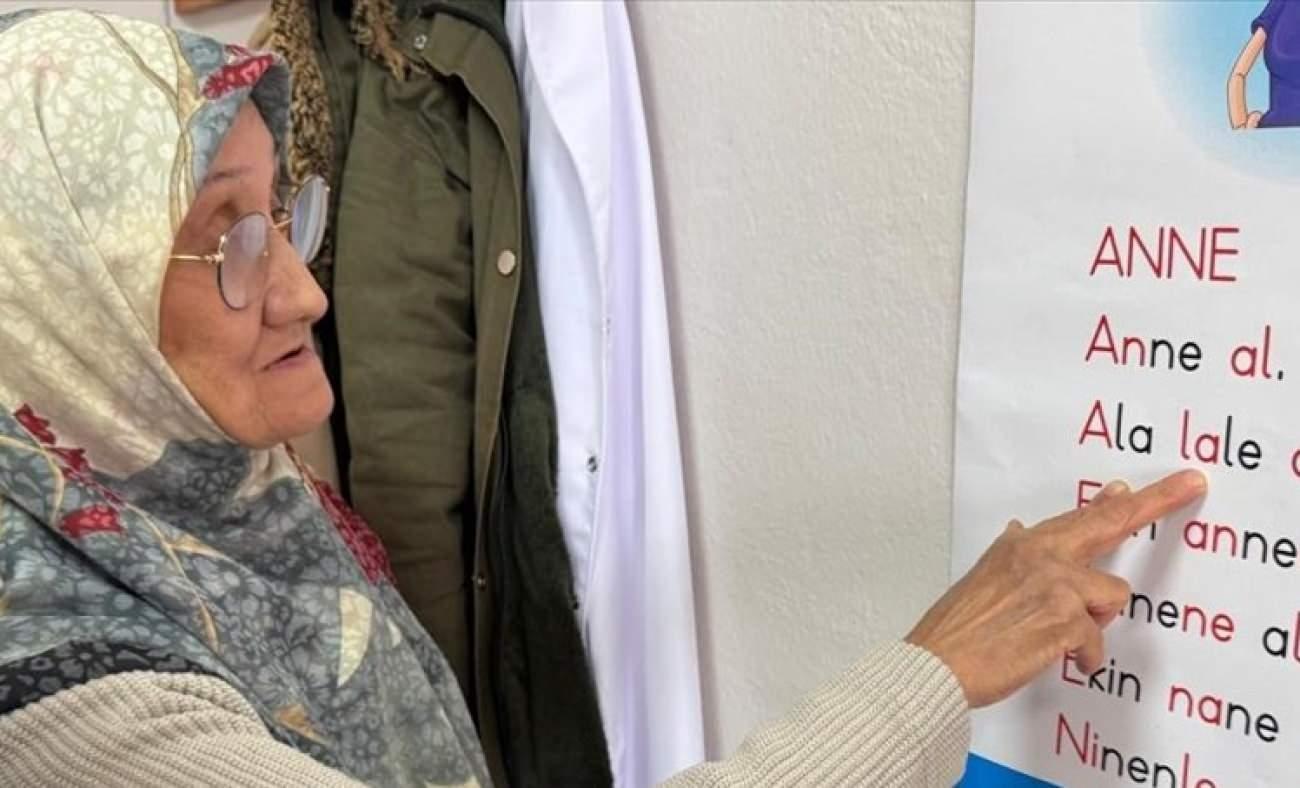 Okuma yazma kursunun tek öğrencisi: 65 yaşındaki Ayşe Demir! - Yaşam ...